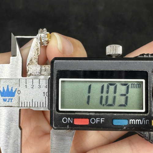 ต่างหู มุก 10.8 มิล เพชรแฟนซี 2/0.31 ct ล้อมเพชรกุหลาบ 24/0.12 ct ทอง14K + 18K นน. 5.14 g