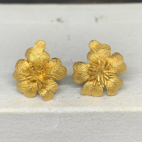 ต่างหู Gold Master ทอง24K ลายดอกไม้ แป้นทอง18K นน. 8.03 g