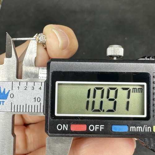 ต่างหู เพชร หยดน้ำ ตุ้งติ้ง เพชร 6/0.60 ct ล้อมเพชร 96/0.90 ct ทองคำขาว18K พร้อม Cert. นน. 5.49 g