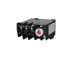 [Y43] HITACHI LOW VOLTAGE COMPONENT TR32B-1E (16-24A , 20A) ราคา 350 บาท