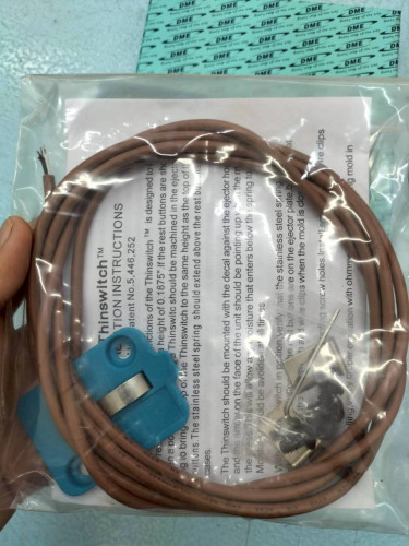 THINSWITCH LIMIT SWITCH DME MODEL: TSW2220 250VAC 28VDC ราคา 4,200.00 บาท