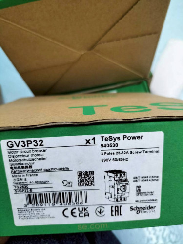 SCHNEIDER MODEL: GV3P32 3P 23-32A 690V ราคา 3,000.00 บาท