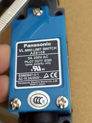 PANASONIC LIMIT SWITCH MODEL: AZ8108 5A 250VAC ราคา 2,800.00 บาท