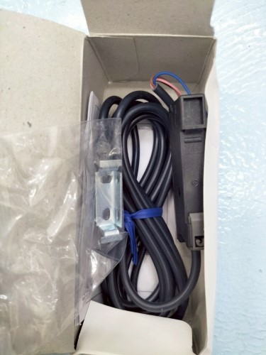 OMRON PHOTOELECTRIC SWITCH MODEL: E3X-NA21 2M 12-24VDC ราคา 3,000.00 บาท