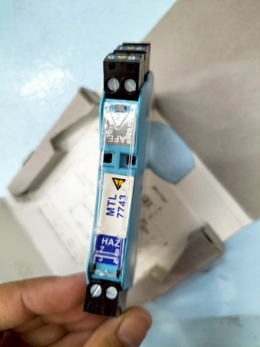 EATON DIN-RAIL MOUTING SAFETY BARRIERS MODEL: MTL7743 ราคา 13,500.00 บาท