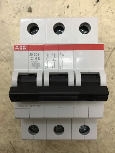 ABB SH203-C40 ราคา 700 บาท