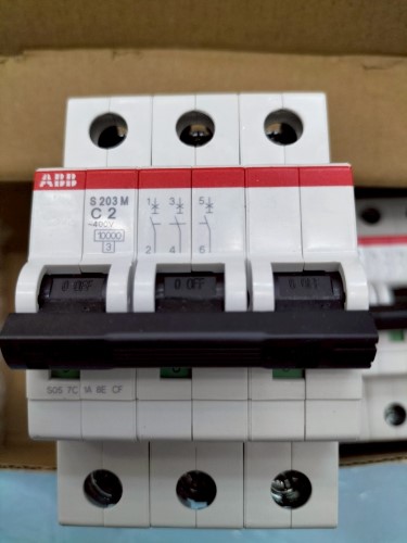 ABB MODEL: S203M-C2 3P 2A ราคา 2,443.50 บาท