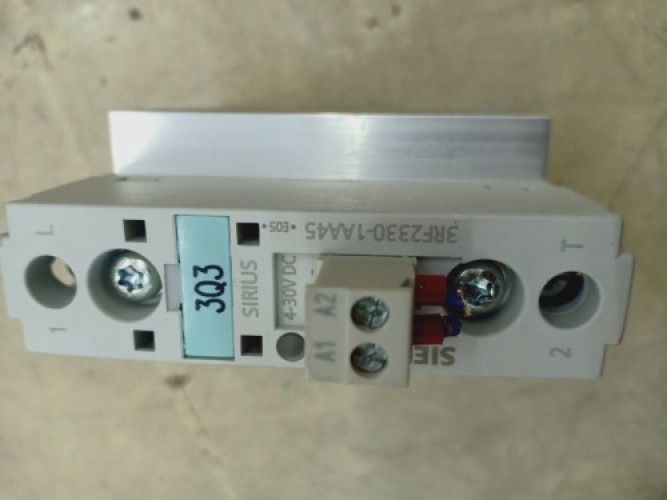 SIEMENS SOLID STATE RELAY 3RF2330-1AA45 ราคา 5,900 บาท