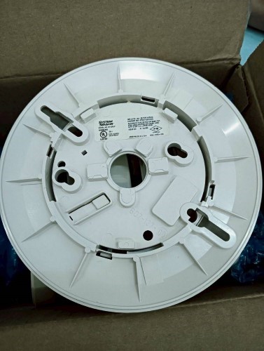 SYSTEM SENSOR DETECTOR BASE MODEL NO. : B110LP PLUG-IN ราคา 1,264.00 บาท