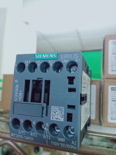 SIEMENS CONTACTOR MODEL: 3RT2015-1AF01 110VAC ราคา 614.29 บาท