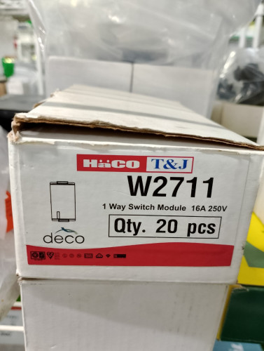 W2711 16A 250V HACO T&J ราคา 25 บาท