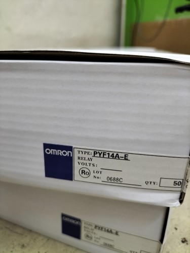 OMRON RELAY MODEL: PYF14A-E ราคา 50.00 บาท