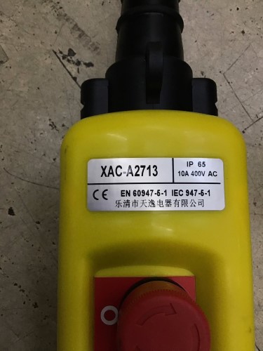 SCHNEIDER XACA2713 ราคา 1,850 บาท