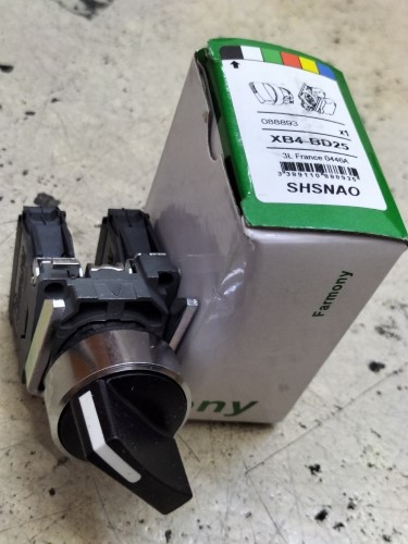 TELEMECANIQUE XB4-BD25 2POS ราคา 370 บาท