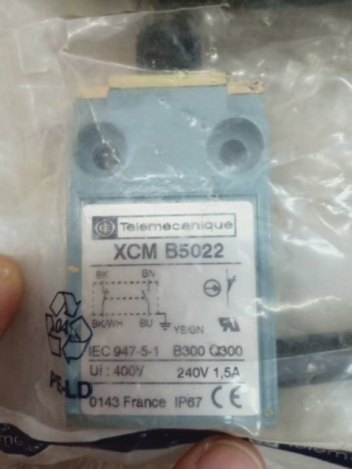 TELEMECANIQUE LIMIT SWITCH XCM B5022 240V 1.5A ราคา 16,530 บาท