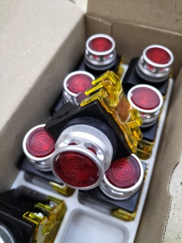 KOINO illuminated Push Botton Switch Model : KH-511DL 24VDC Red ราคา 585 บาท