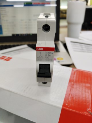 ABB S201M K 1A UC ราคา800บาท