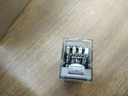 OMRON G2A-432A 24VAC ราคา700 บาท