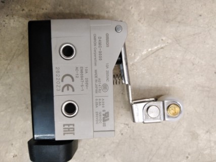 OMRON D4MC-3030 ราคา 361 บาท