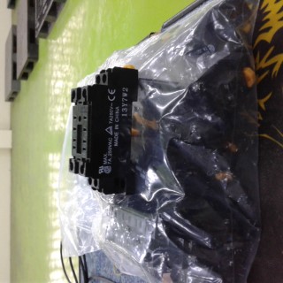 OMRON PYF08A-E 7A 250VAC 0802W5 ราคา 38 บาท