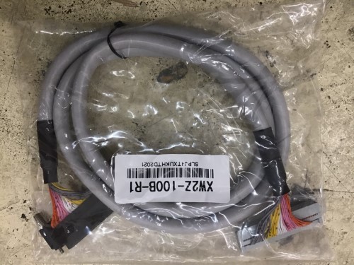 OMRON XW2Z-100B-R1 ราคา 1666 บาท