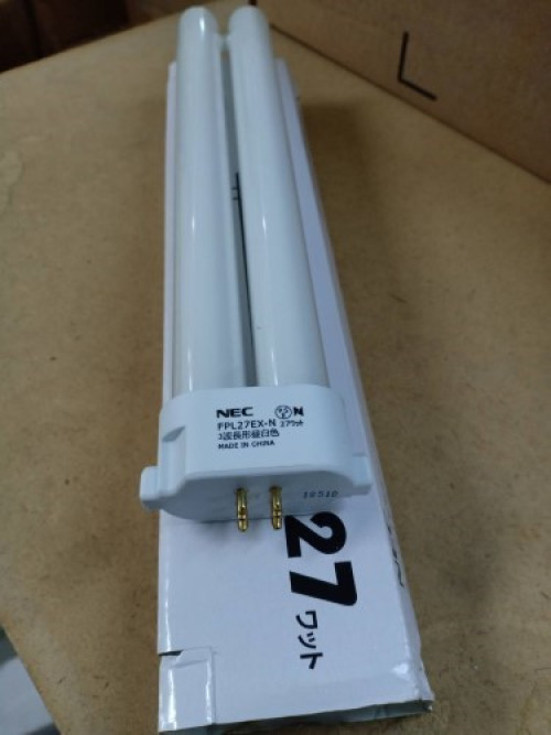 NEC TABLE LAMP TUBE MODEL: FPL27EX-N 27W 5000K ราคา 600 บาท