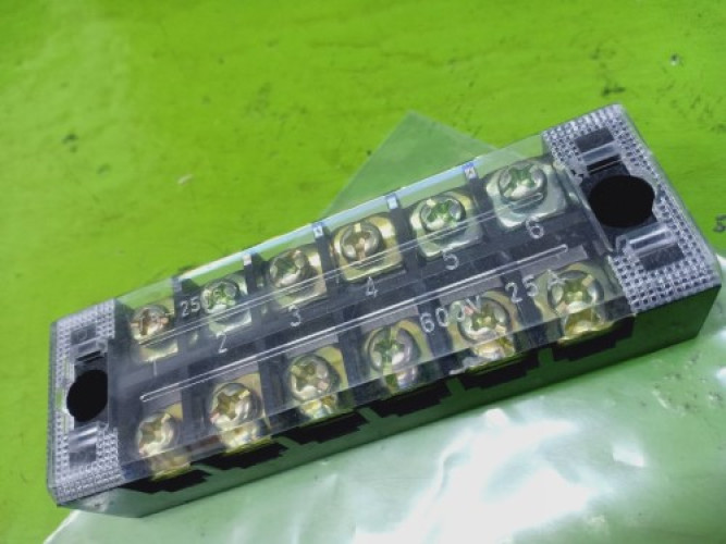 TERMINAL BLOCK TB-2506 (600V 25A 6P) ราคา 60 บาท