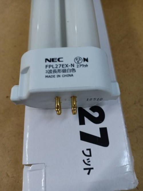 NEC TABLE LAMP TUBE MODEL: FPL27EX-N 27W 5000K ราคา 600 บาท