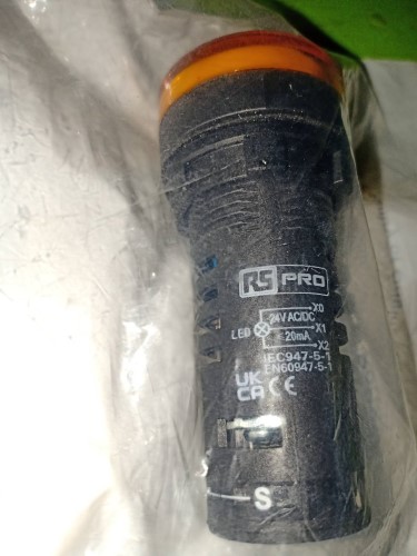 RS PRO PILOT LAMP 909-2547 24VAC/DC 20MA YELLOW ราคา 135 บาท