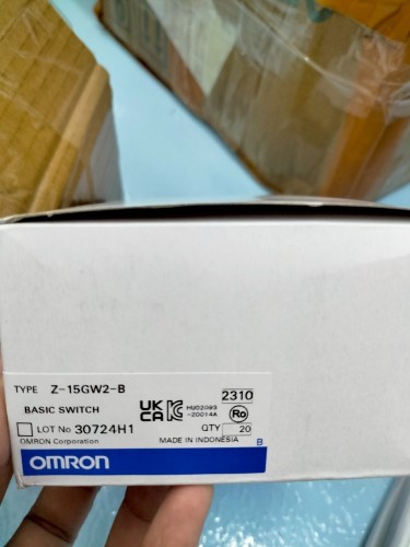 OMRON BASIC SWITCH MODEL: Z-15GW2-B ราคา 115 บาท