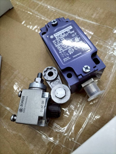 TELEMECANIQUE LIMIT SWITCH MODEL: XCKJ10513D ราคา 3,402.00 บาท