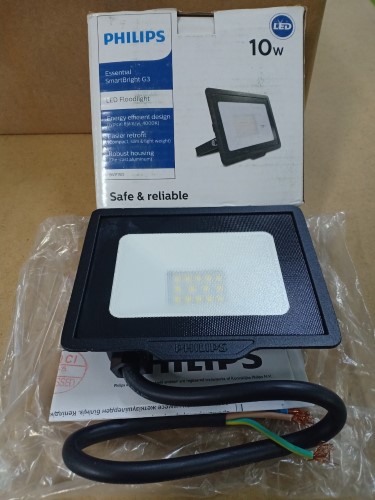 PHILIPS LED FLOODLIGHT MODEL: BVP150 10W 6500K ราคา 150 บาท