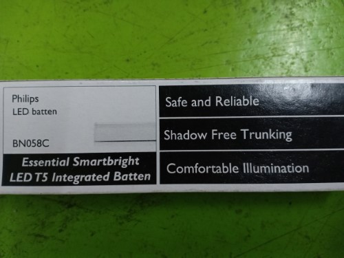 PHILLIPS LED T5 integrated batten BN058C ราคา 150 บาท