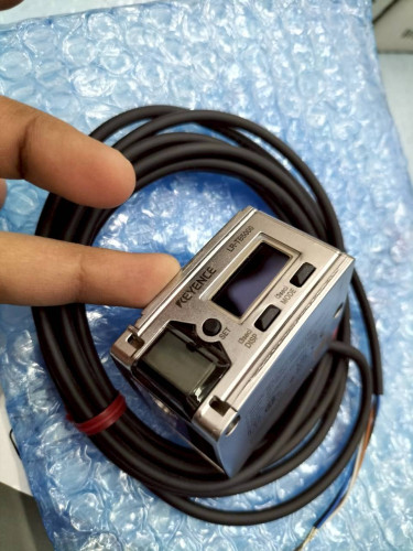 KEYENCE SENSOR MODEL: LR-TB5000 ราคา 12,912.50 บาท