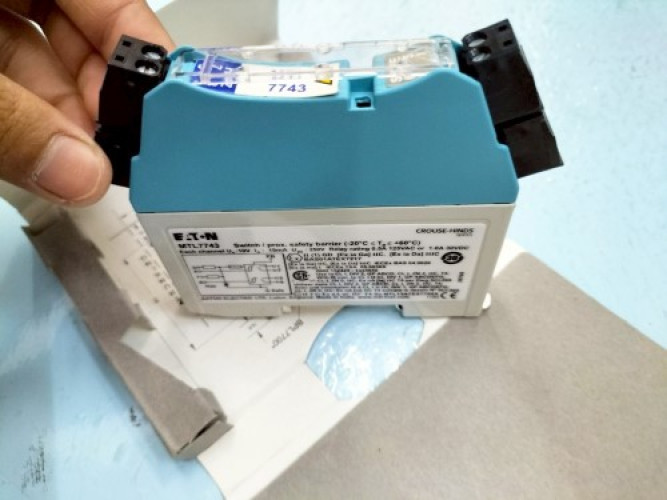 EATON DIN-RAIL MOUTING SAFETY BARRIERS MODEL: MTL7743 ราคา 13,500.00 บาท