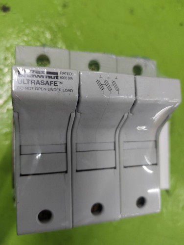 US3J3 FERRAZ SHAWMUT FUSE HOLDER ULTRASAFE 600VAC 600VDC CLASS J 30A 3 ...
