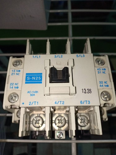MITSUBISHI S-N25 380V ราคา 950 บาท