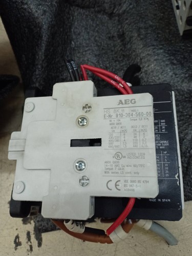 AUX CONTACT BLOCK AEG MODEL: HS 8K.11 E-NR 910-304-560-00 ราคา 3,648.00 บาท