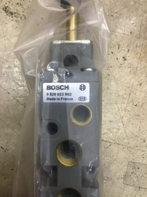 BOSCH 0820023992 + BOSCH 1824210245 ราคา 13,680 บาท
