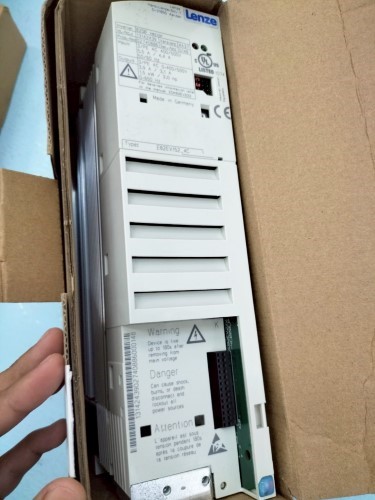 LENZE FREQUENCY INVERTER DRIVE 8200 VECTOR MODEL: E82EV152K4C 3-400V 1 ...