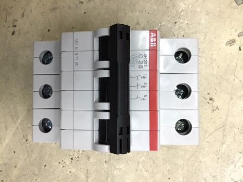 ABB SH203-C25 3P 25A ราคา 770 บาท