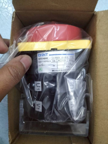 CHNT POWER CUTOUT SWITCH MODEL: HZ12-40/03 ราคา 1,850.00 บาท