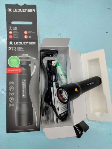 ไฟฉาย LED LENSER P7R RECHARGEABLE FLASHLIGHT TASCHENLAMPE ANTORCHA ...