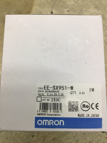 OMRON XS2F-D422-DC0-F ราคา 1,050 บาท