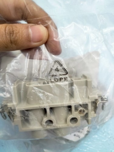 HARTING FEMALE INSERT MODEL: HAN K 4/2-BU-S PART NO.09380062701 ราคา ...