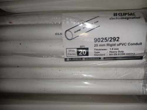 CLIPSAL ท่อร้อยสายไฟ UPVC 9025/292 ราคา 55 บาท