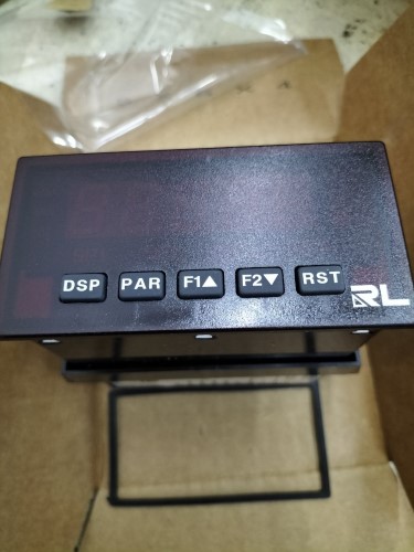 RED LION CONTROLS MODEL : PAXT0010 TEMPERATURE PANEL METER โทรสอบถามราคา