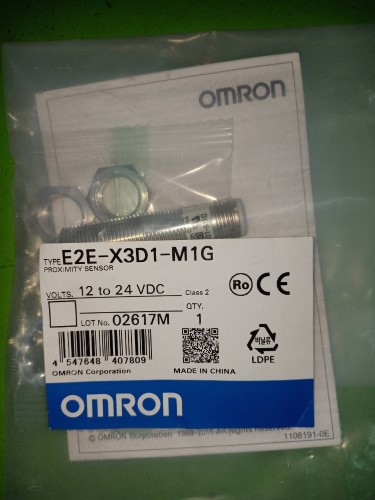 OMRON E2E-X3D1-M1G 12 TO 24 VDC ราคา 1,950 บาท