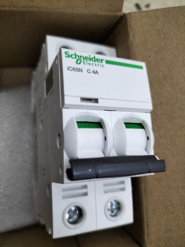SCHNEIDER BREAKER MODEL: IC65N 2P C4A ราคา 895 บาท