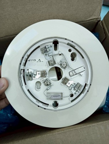 SYSTEM SENSOR DETECTOR BASE MODEL NO. : B110LP PLUG-IN ราคา 1,264.00 บาท